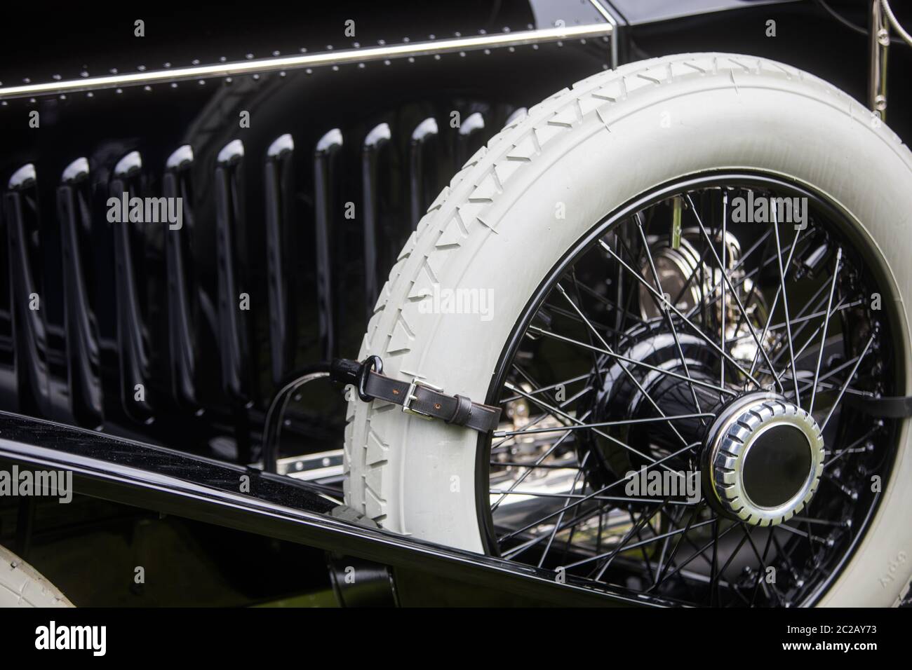 Close up shot of a vintage classic car spare wheel Stock Photo - Alamy