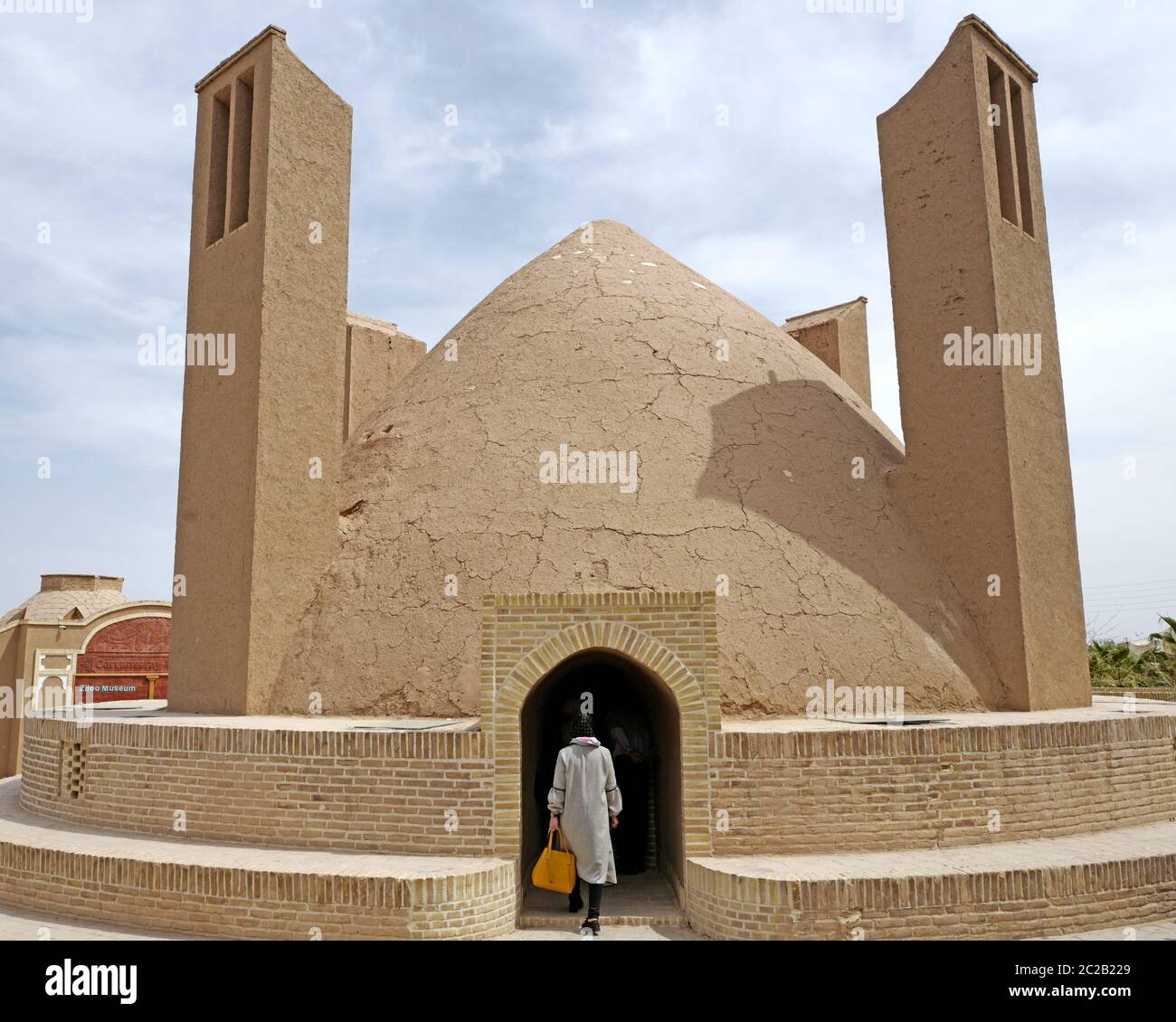 Persian desert architecture hi-res stock photography and images - Alamy