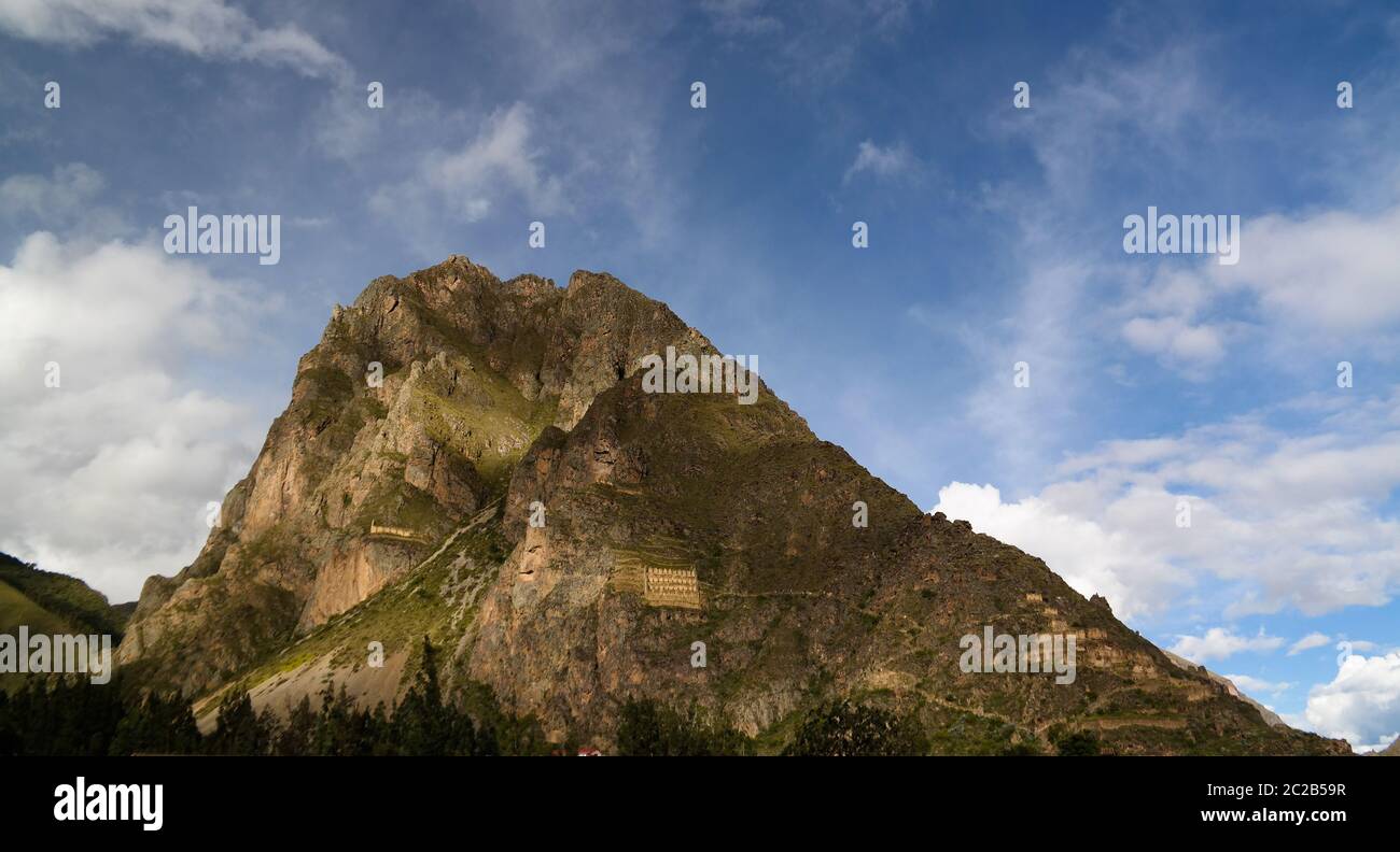 Pinkuylluna, Inca storehouses at Ollantaytambo archaeological site ...