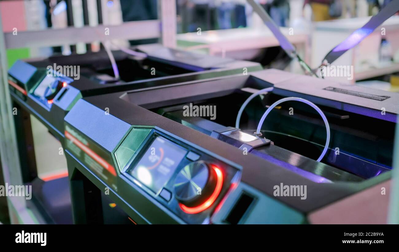 3d printed head computer hi-res stock photography and images - Alamy