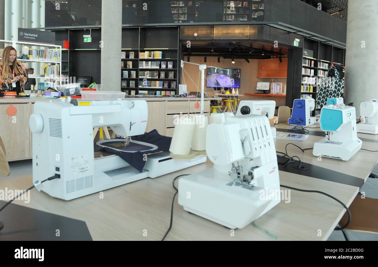 Learn to sew hi-res stock photography and images - Alamy