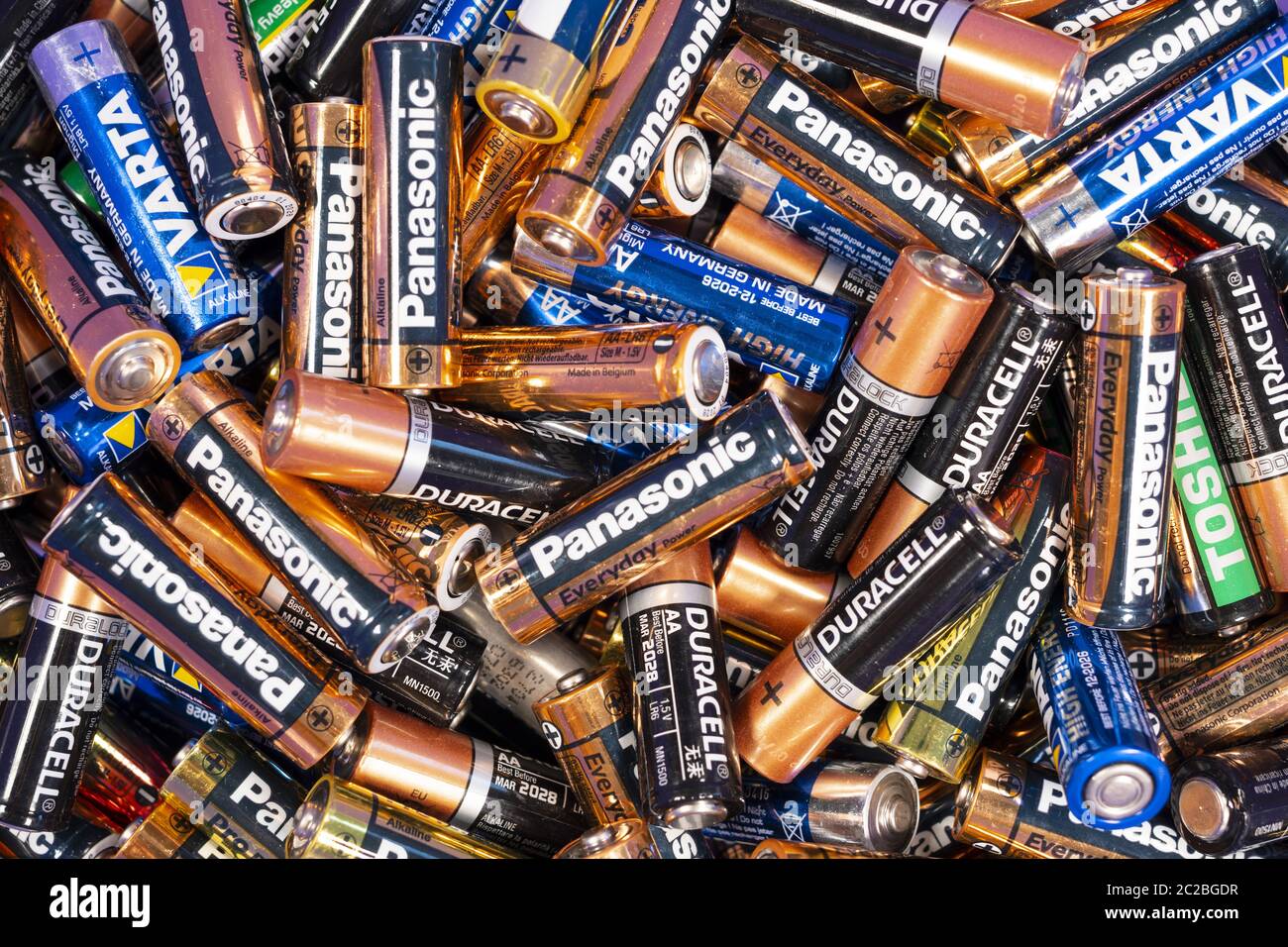 Multiple AA batteries Stock Photo - Alamy