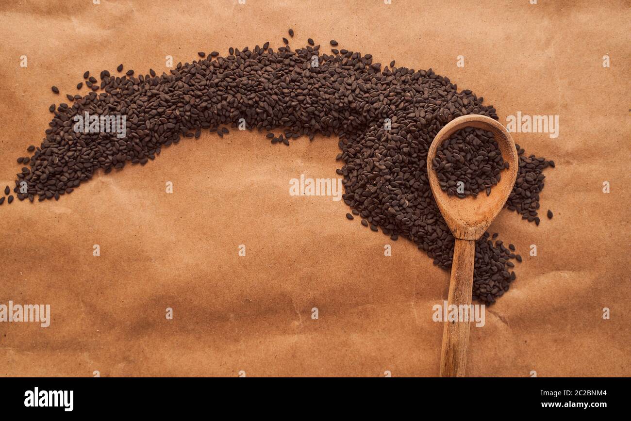 Scattered black sesame seeds hi-res stock photography and images - Alamy