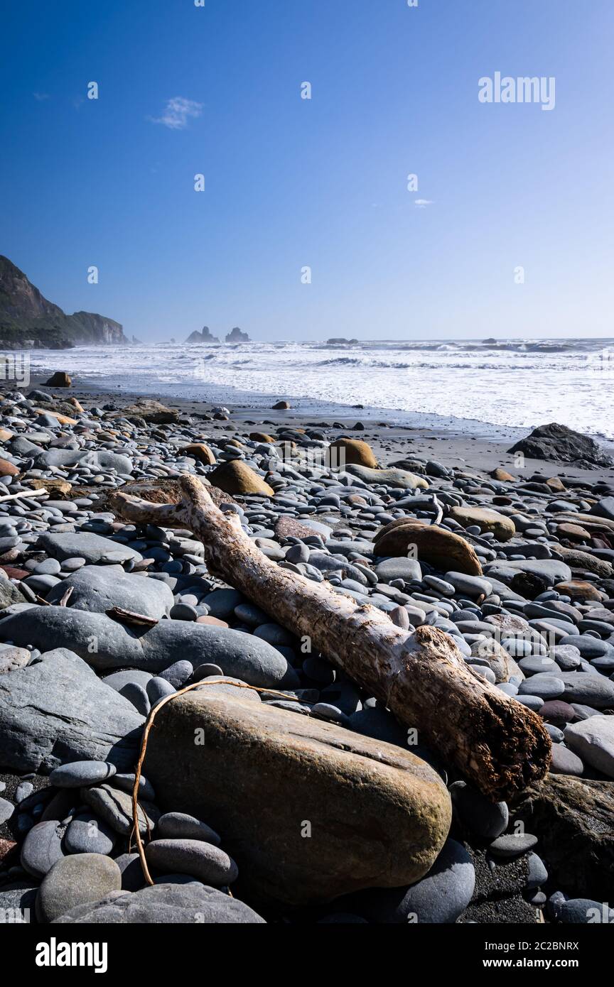 A glorious sunny day on the west coast of New Zealand's south island ...