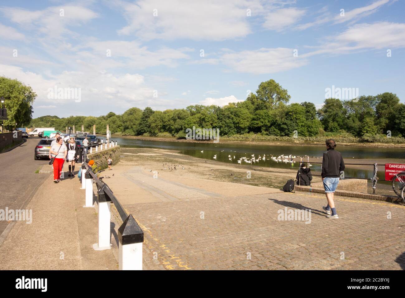 Old isleworth hi-res stock photography and images - Alamy