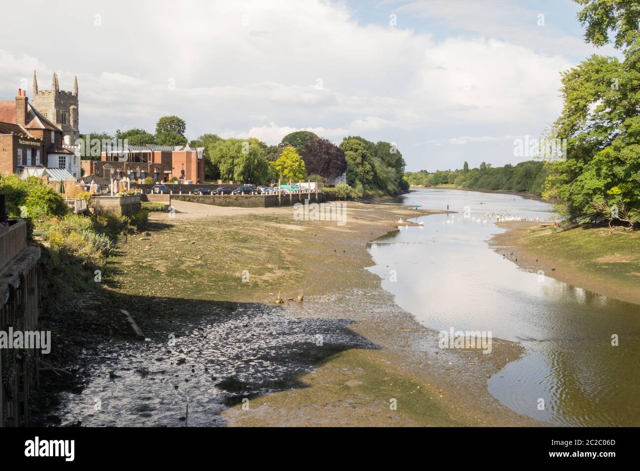Low tide on the River Thames at Old Isleworth, London, England, U.K ...