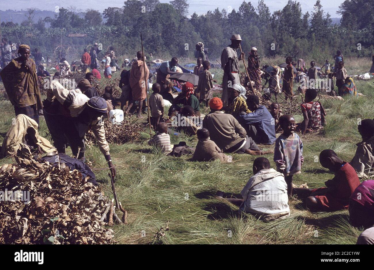 Rwandan Tutsi refugees make camp in field across the border in Burundi ...