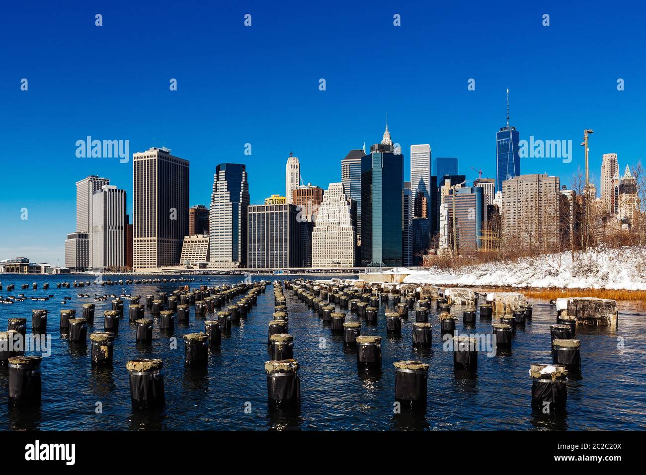 New york bridge with snow hi-res stock photography and images - Alamy