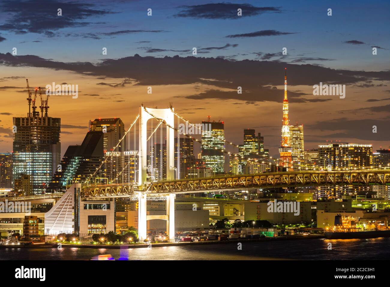 Aerial view of Tokyo skylines with Rainbow bridge and tokyo tower over ...