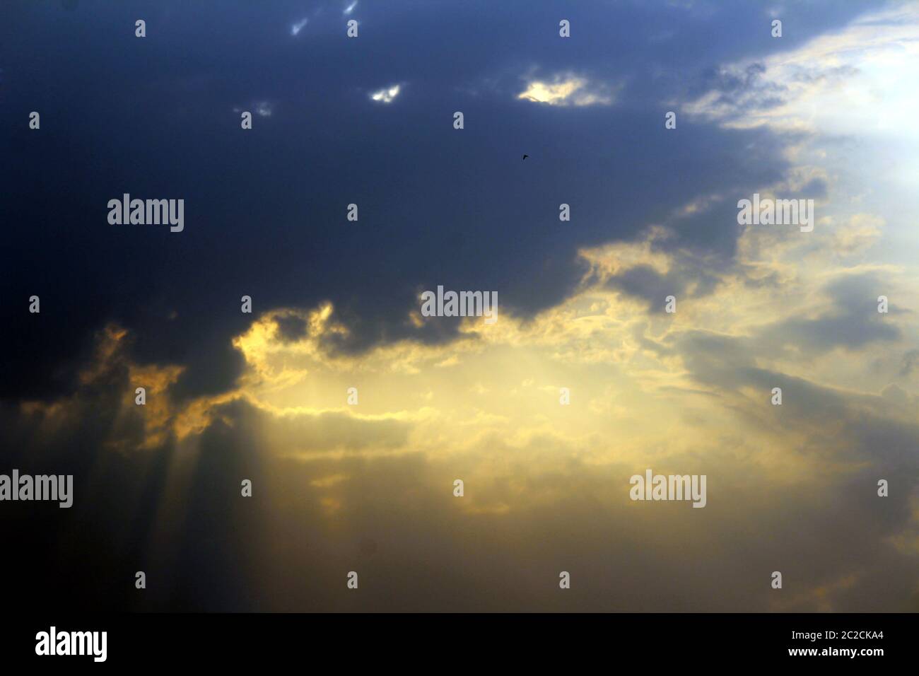 Rays sunshine shine out hi-res stock photography and images - Alamy
