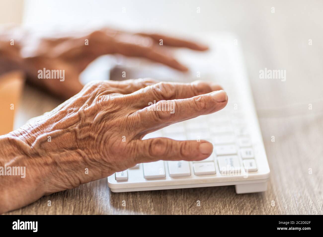 Surfing the internet 80's hi-res stock photography and images - Alamy