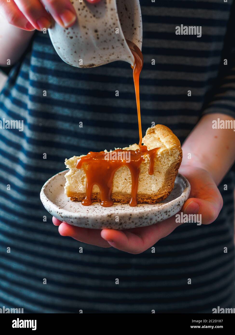Food woman pouring caramel hi-res stock photography and images - Alamy