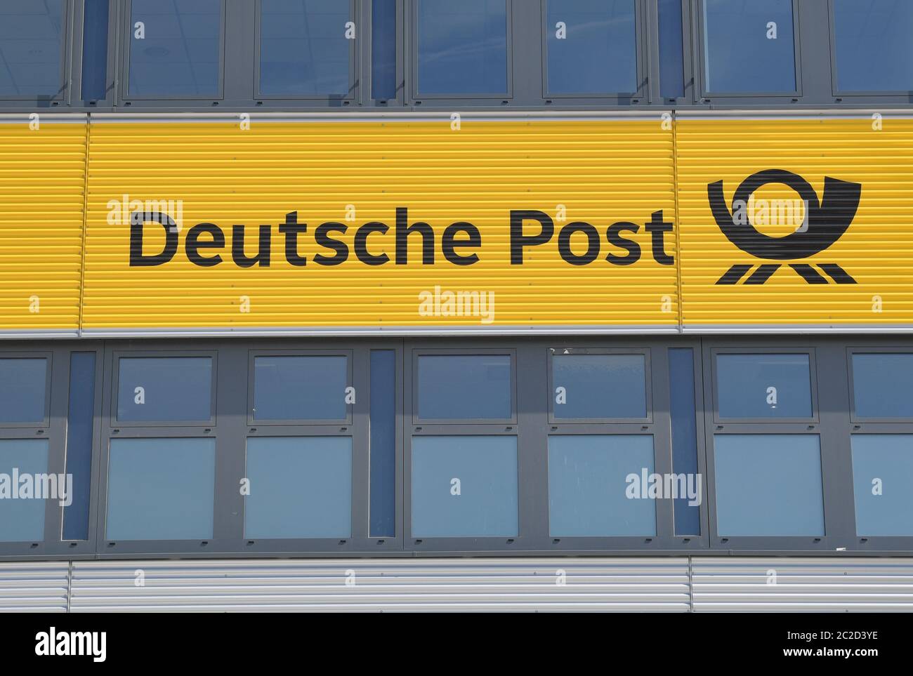 Deutsche post logo hi-res stock photography and images - Alamy