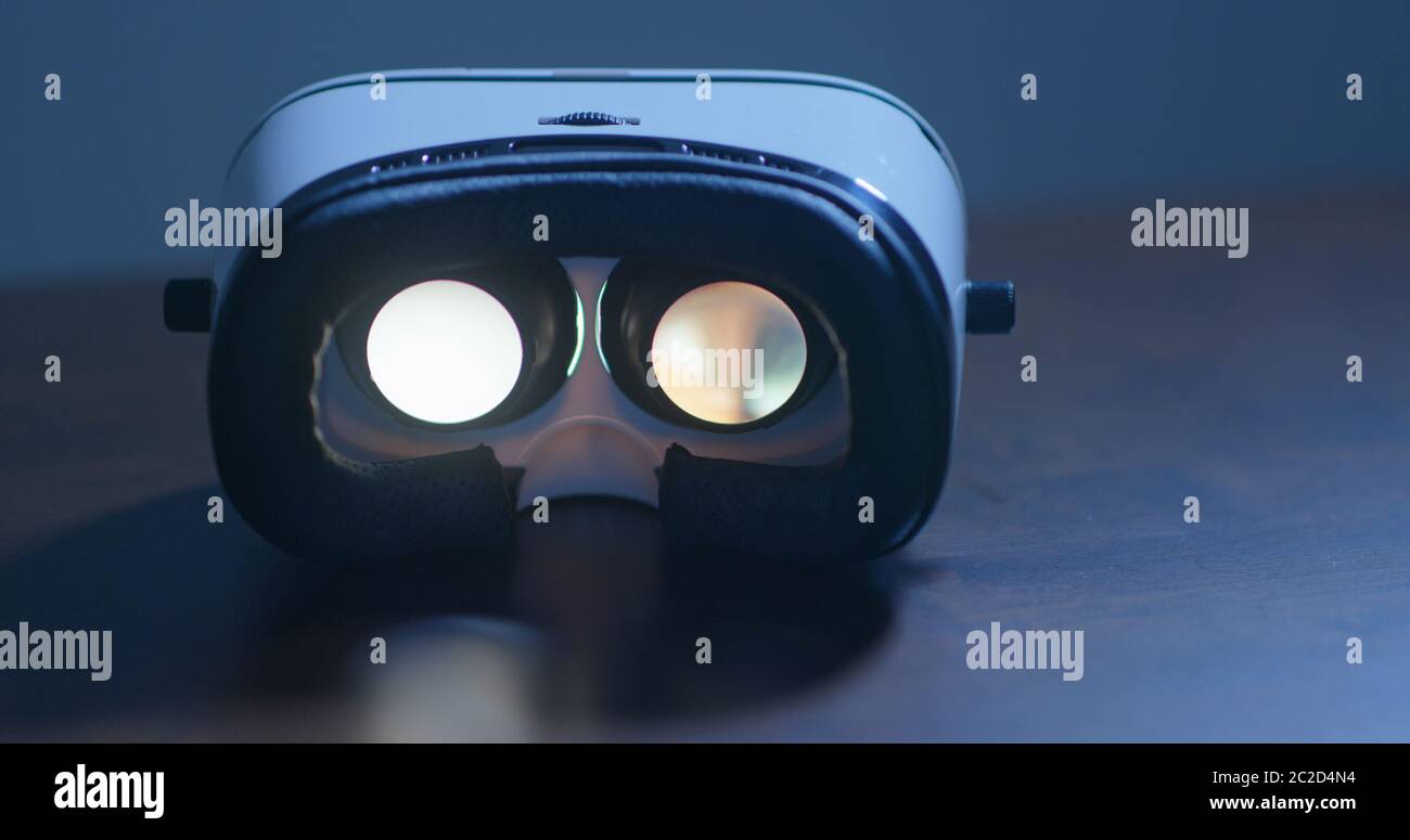 Virtual reality device play video inside Stock Photo - Alamy