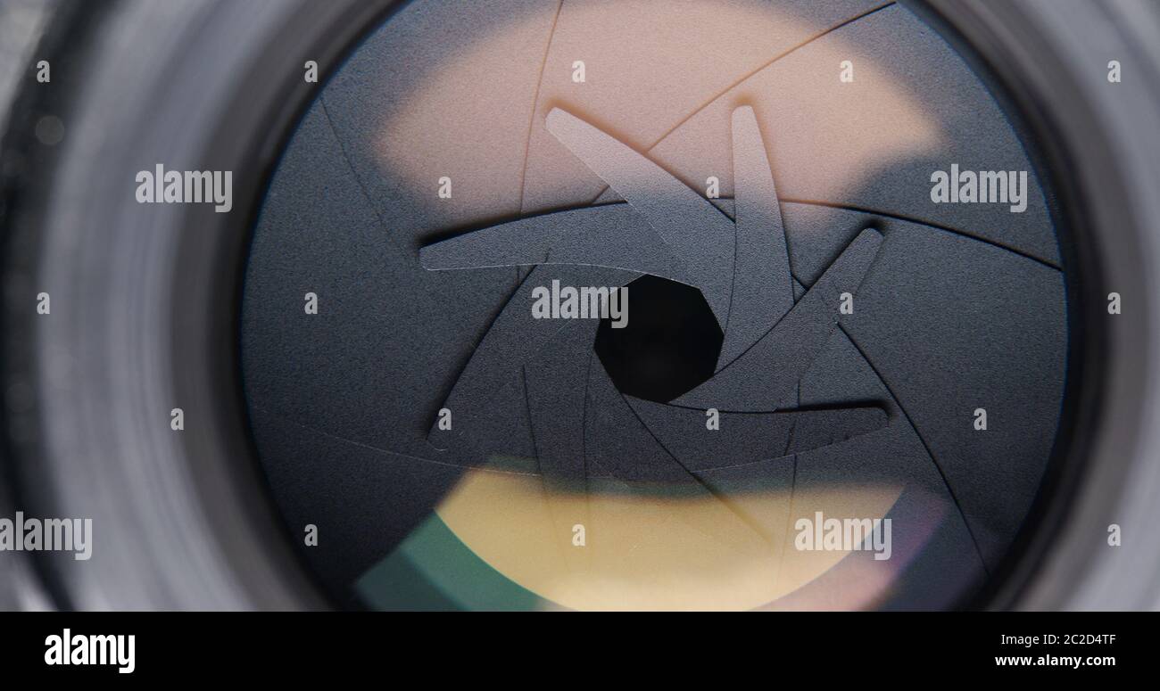 Changing aperture camera lens hi-res stock photography and images - Alamy