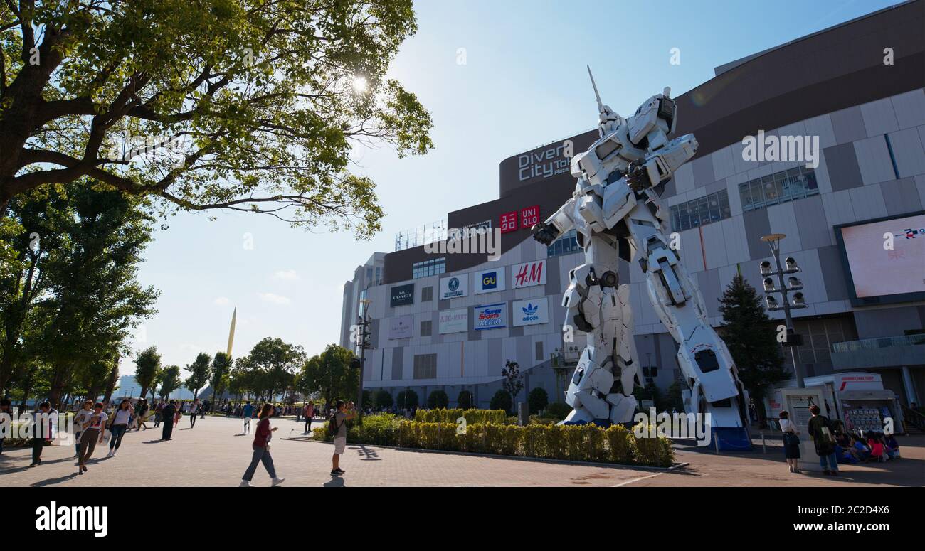 Tokyo, Japan 30 June 2019: Unicorn Gundam robot statue in odaiba Stock ...