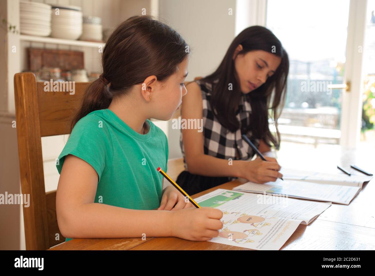 Girls schooling hi-res stock photography and images - Alamy