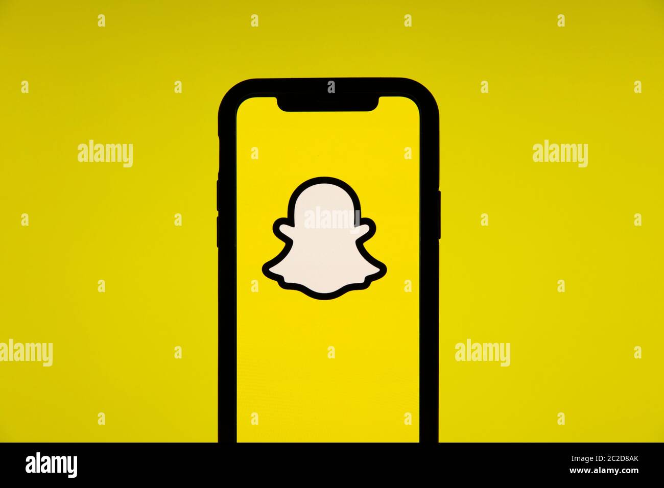 Phone snapchat logo on screen hi-res stock photography and images - Alamy