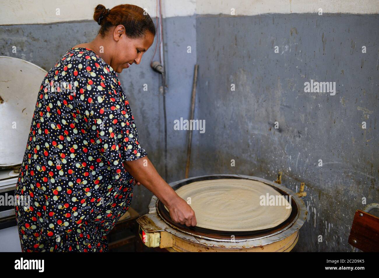 ETHIOPIA , electric oven to prepare the traditional flat bread injeera ...