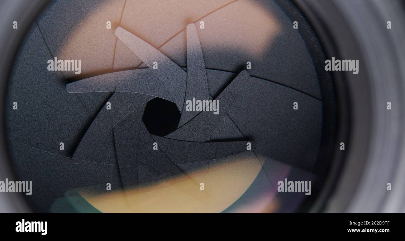 Changing aperture camera lens hi-res stock photography and images - Alamy