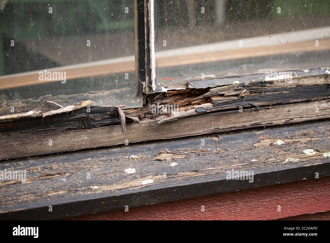 Rotten window frame hi-res stock photography and images - Alamy