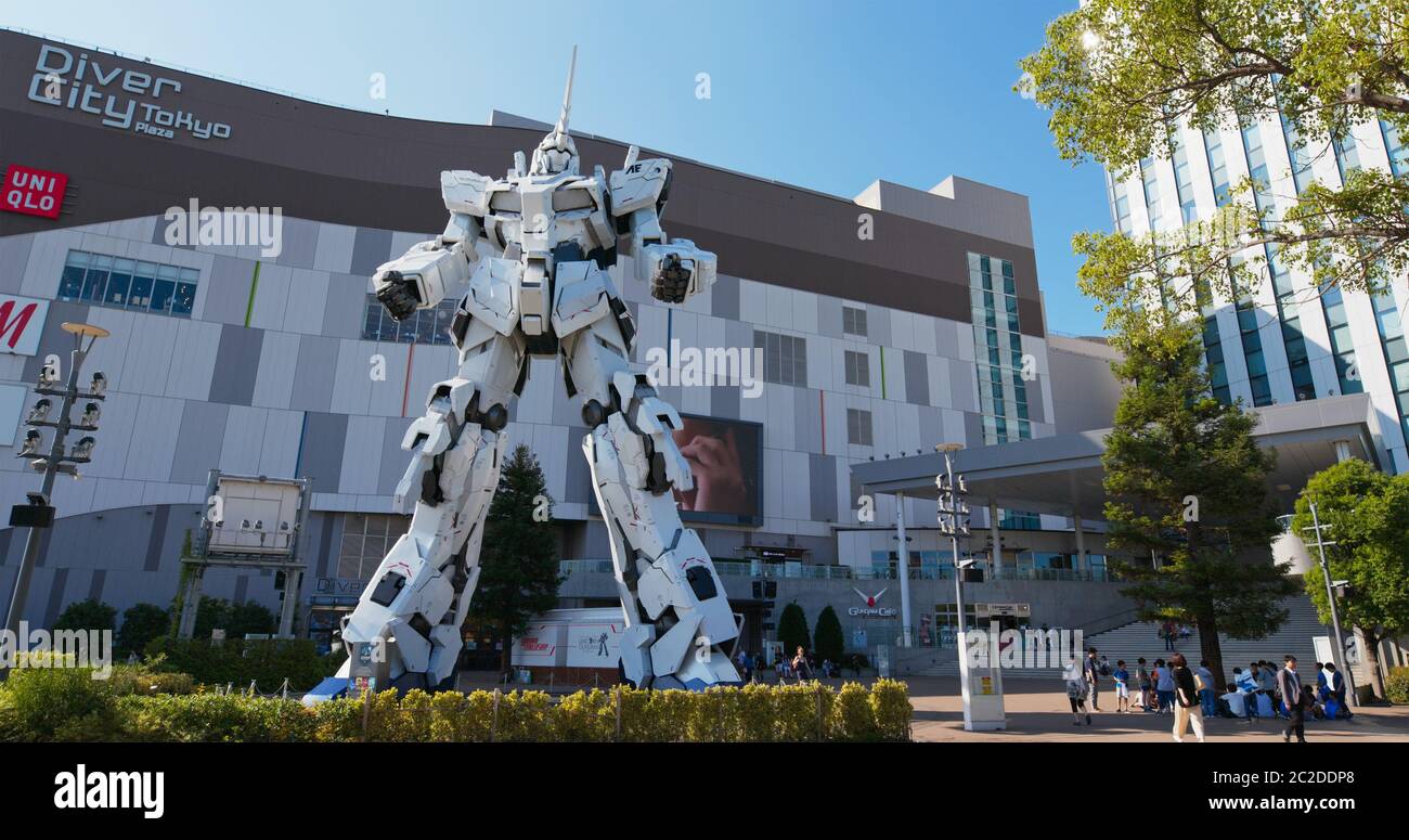 Tokyo, Japan 30 June 2019: Unicorn Gundam robot statue in odaiba Stock ...