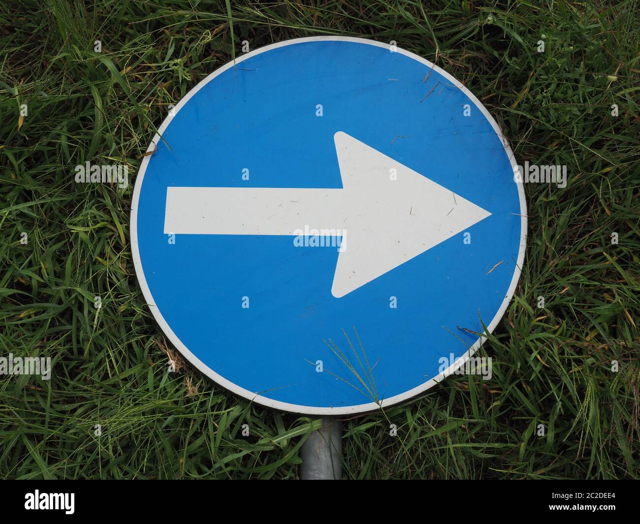 Regulatory signs, proceed in direction indicated by arrow traffic sign ...