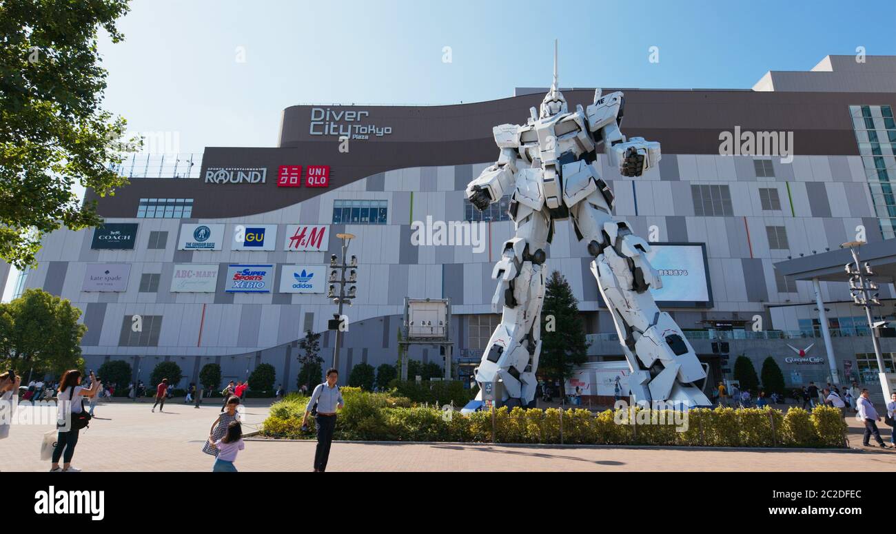 Tokyo, Japan 30 June 2019: Unicorn Gundam robot statue in odaiba Stock ...