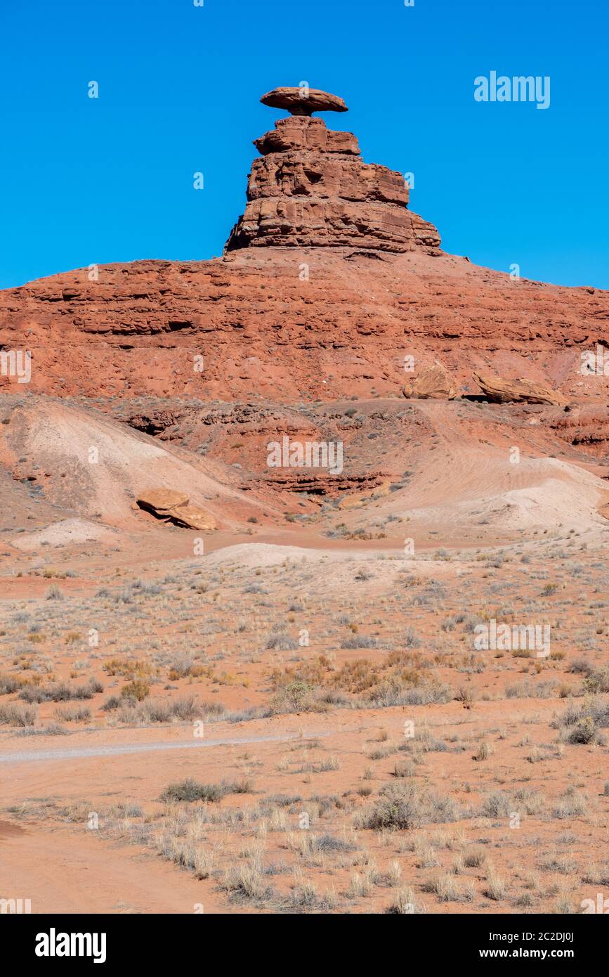 Rock formations named Hat Rock in Utah Stock Photo - Alamy