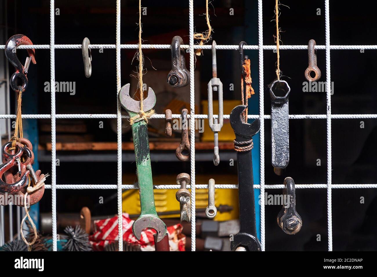 Shackle shackles industrial metal bolt hi-res stock photography and ...
