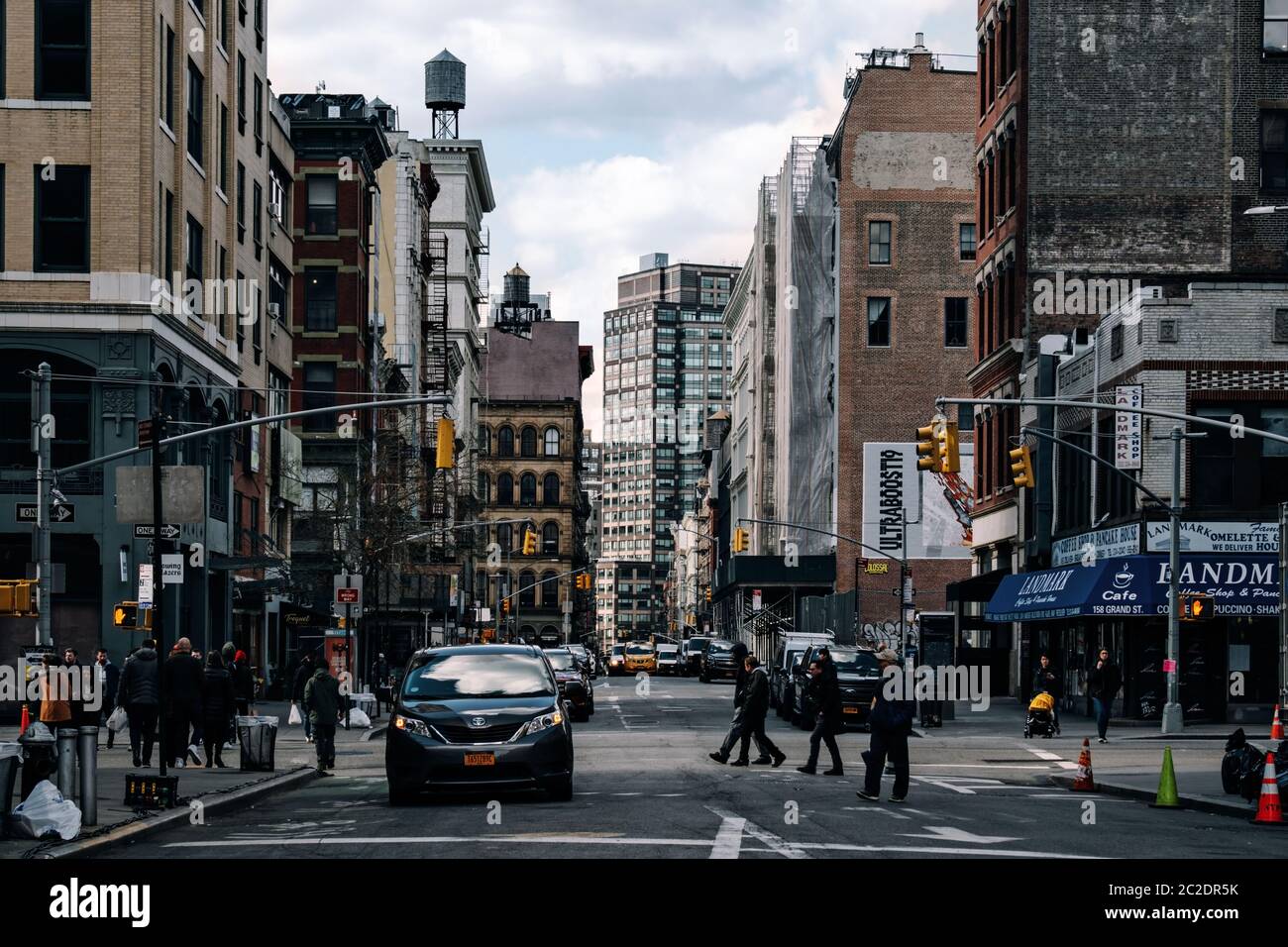 Grand Street view of Chinatown in Lower Manhattan Stock Photo - Alamy