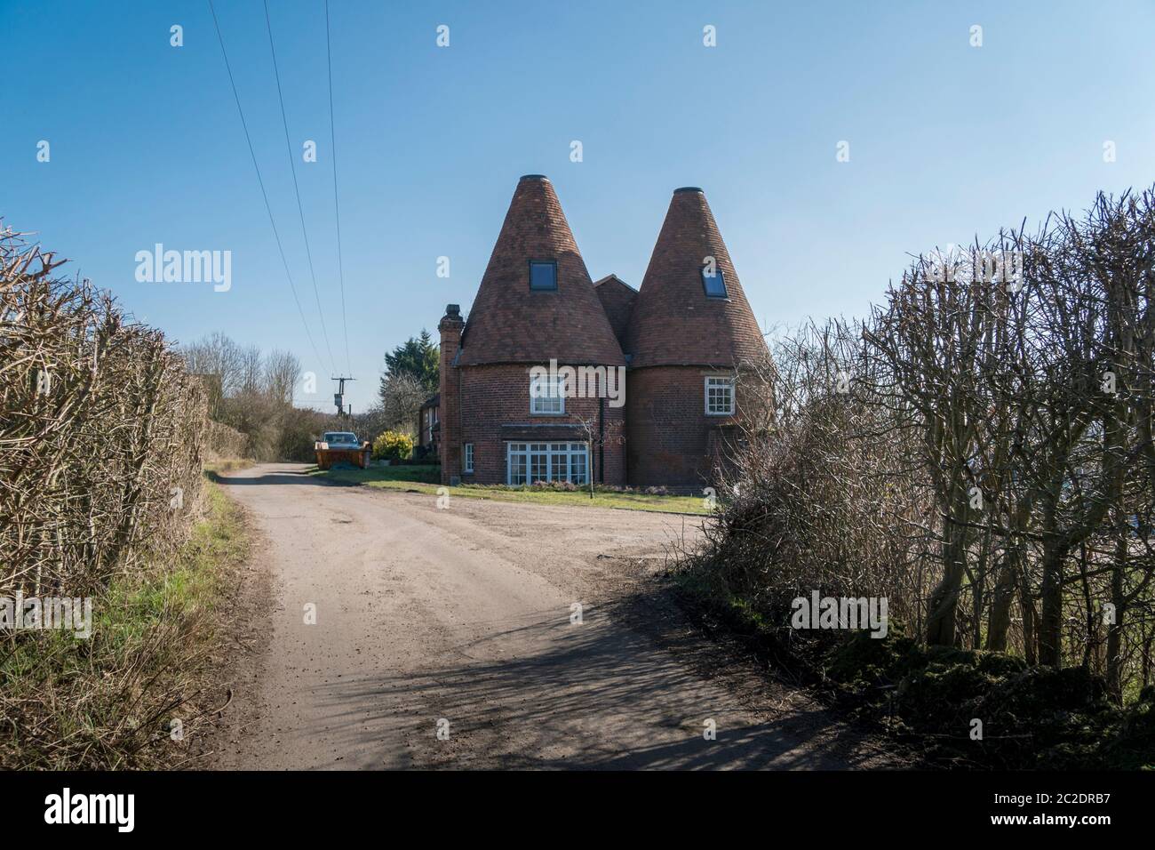 A farmhouse in the Kent countryside in Spring, UK Stock Photo - Alamy