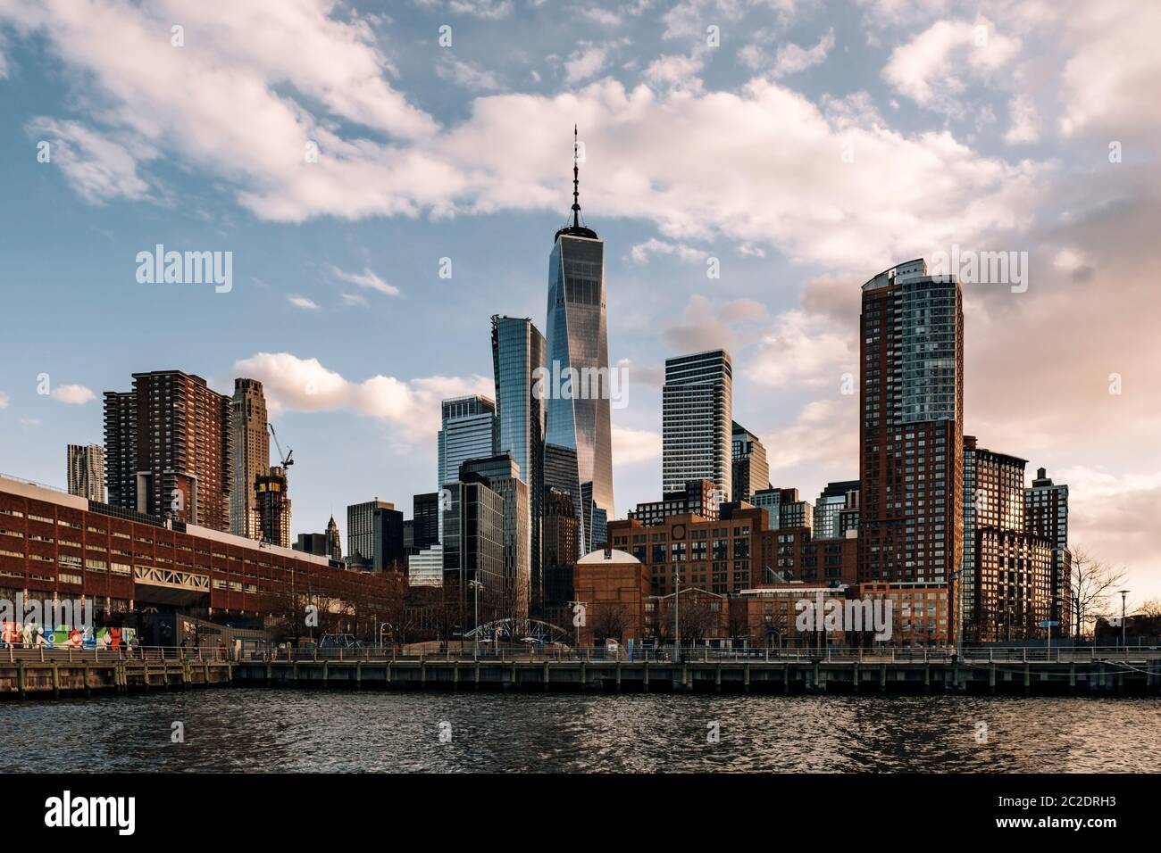 One world trade center sunset hi-res stock photography and images - Alamy
