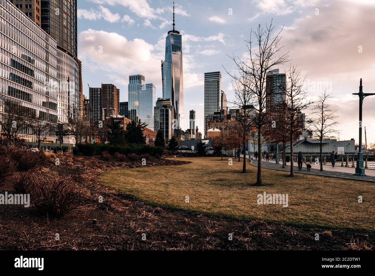 One world trade center sunset hi-res stock photography and images - Alamy