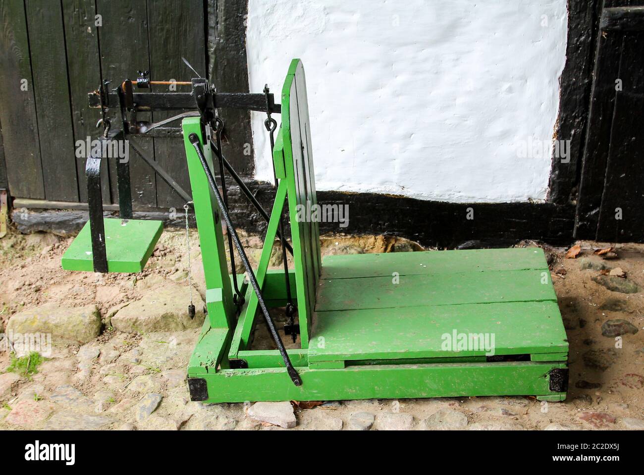 An old decimal scale, as it used to be on farms Stock Photo - Alamy