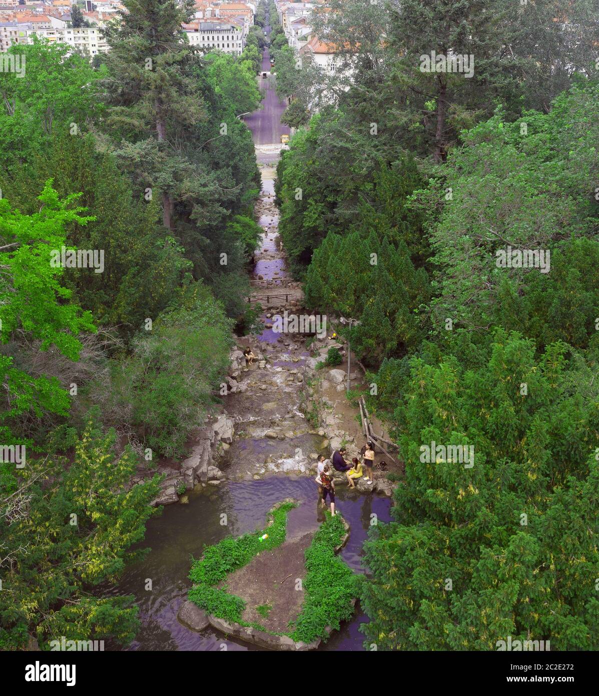 Berlin, Germany. 18th June, 2020. People linger on the warm and sunny ...