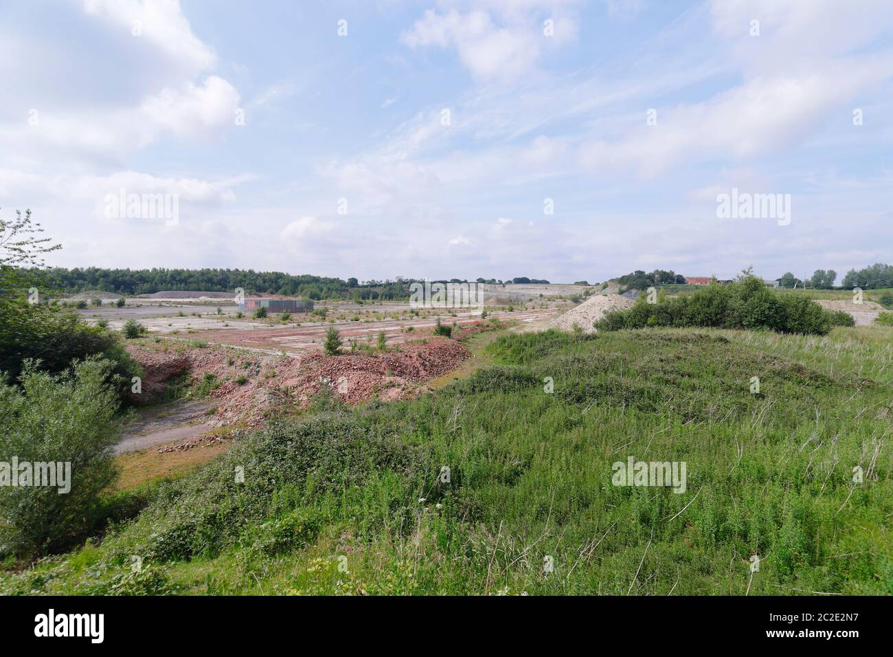 Swillington former brickworks quarry hi-res stock photography and ...