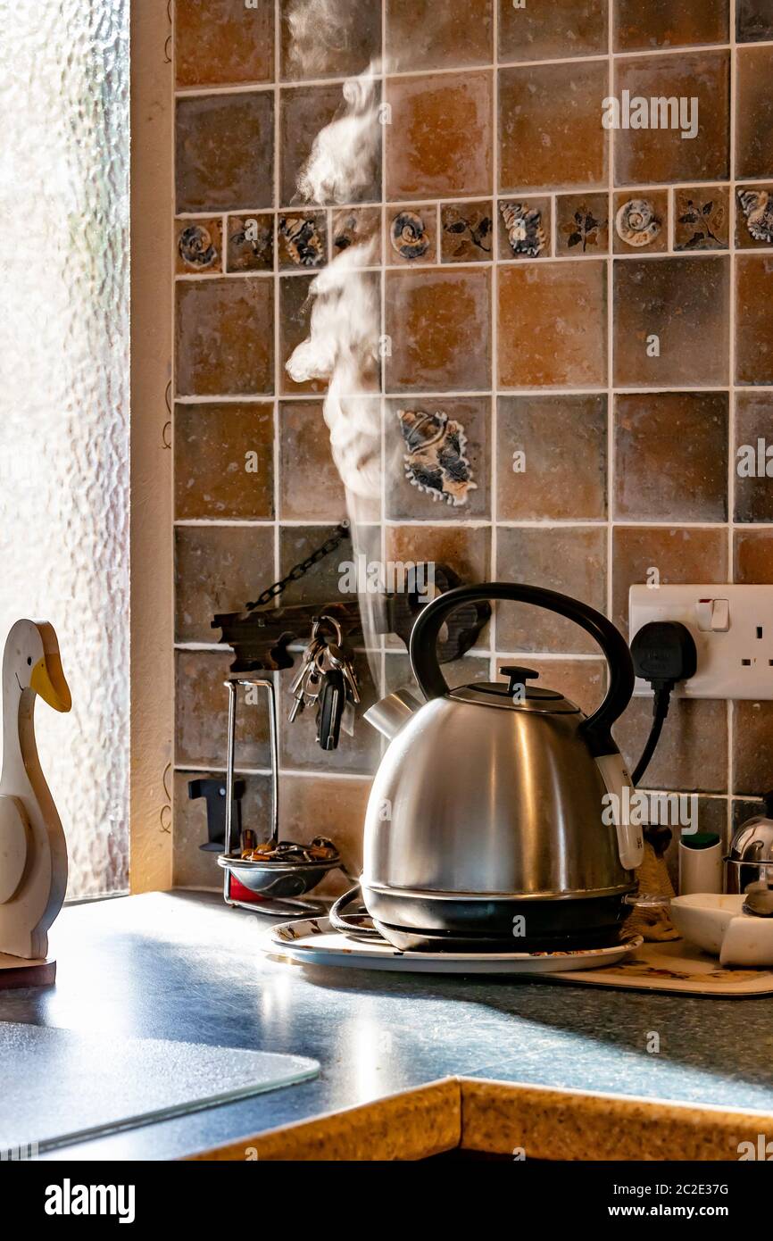 Kettle boiling steam hi-res stock photography and images - Alamy
