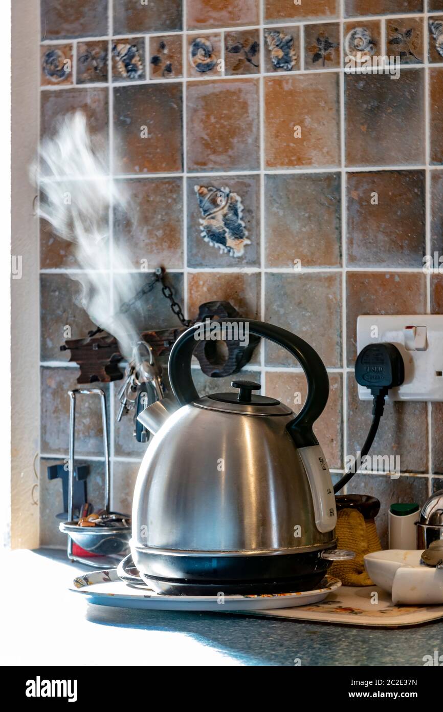 Kettle boiling steam hi-res stock photography and images - Alamy