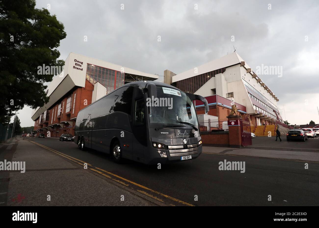 Birmingham and bus hi-res stock photography and images - Alamy