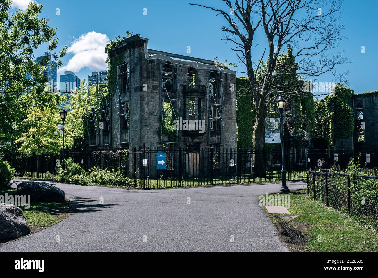 Roosevelt Island Smallpox Hospital Ruins Stock Photo - Alamy