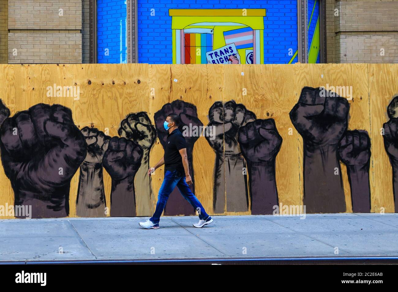 Racism mural hi-res stock photography and images - Alamy
