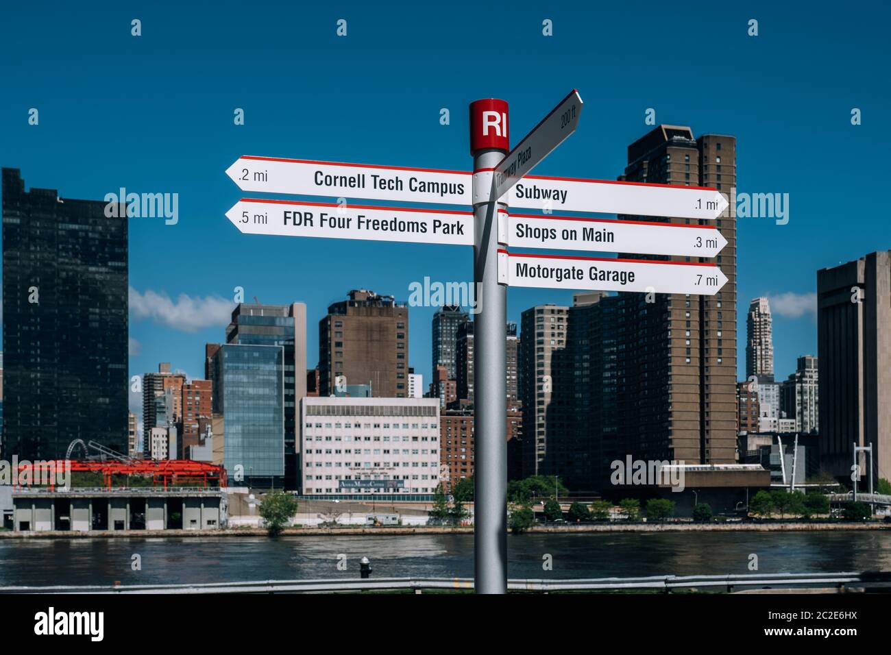 Road sign of Roosevelt Island Stock Photo - Alamy