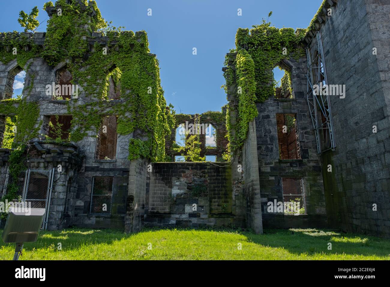 Roosevelt Island Smallpox Hospital Ruins Stock Photo - Alamy