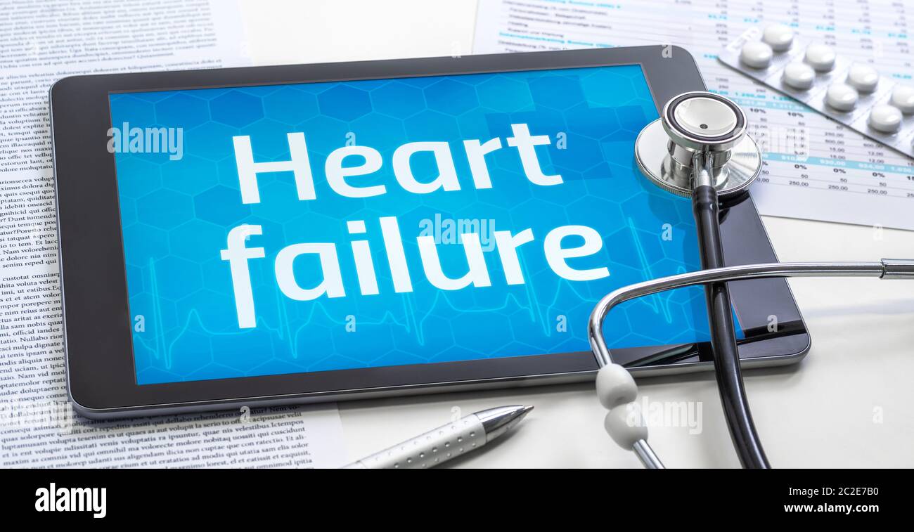 The word Heart failure on the display of a tablet Stock Photo - Alamy