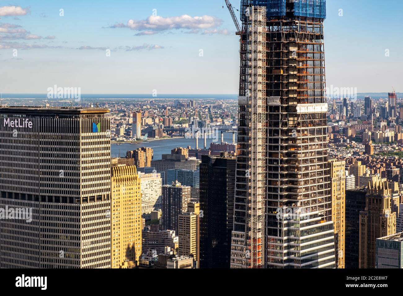 Aerial view brooklyn manhattan skyscrapers hi-res stock photography and ...