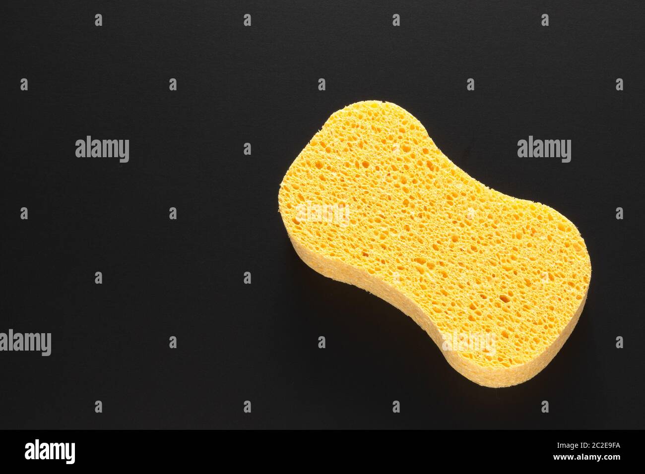 Yellow sponge hi-res stock photography and images - Alamy