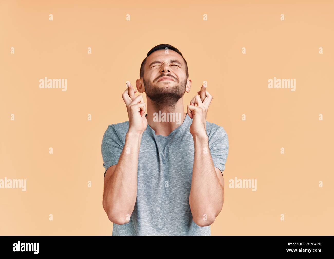 Fingers crossed wish hi-res stock photography and images - Alamy