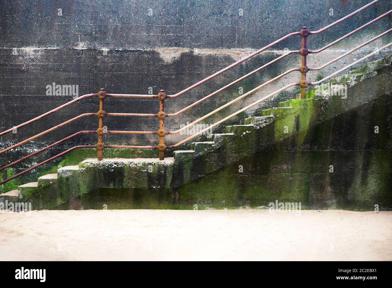 Brighton sea defences hi-res stock photography and images - Alamy