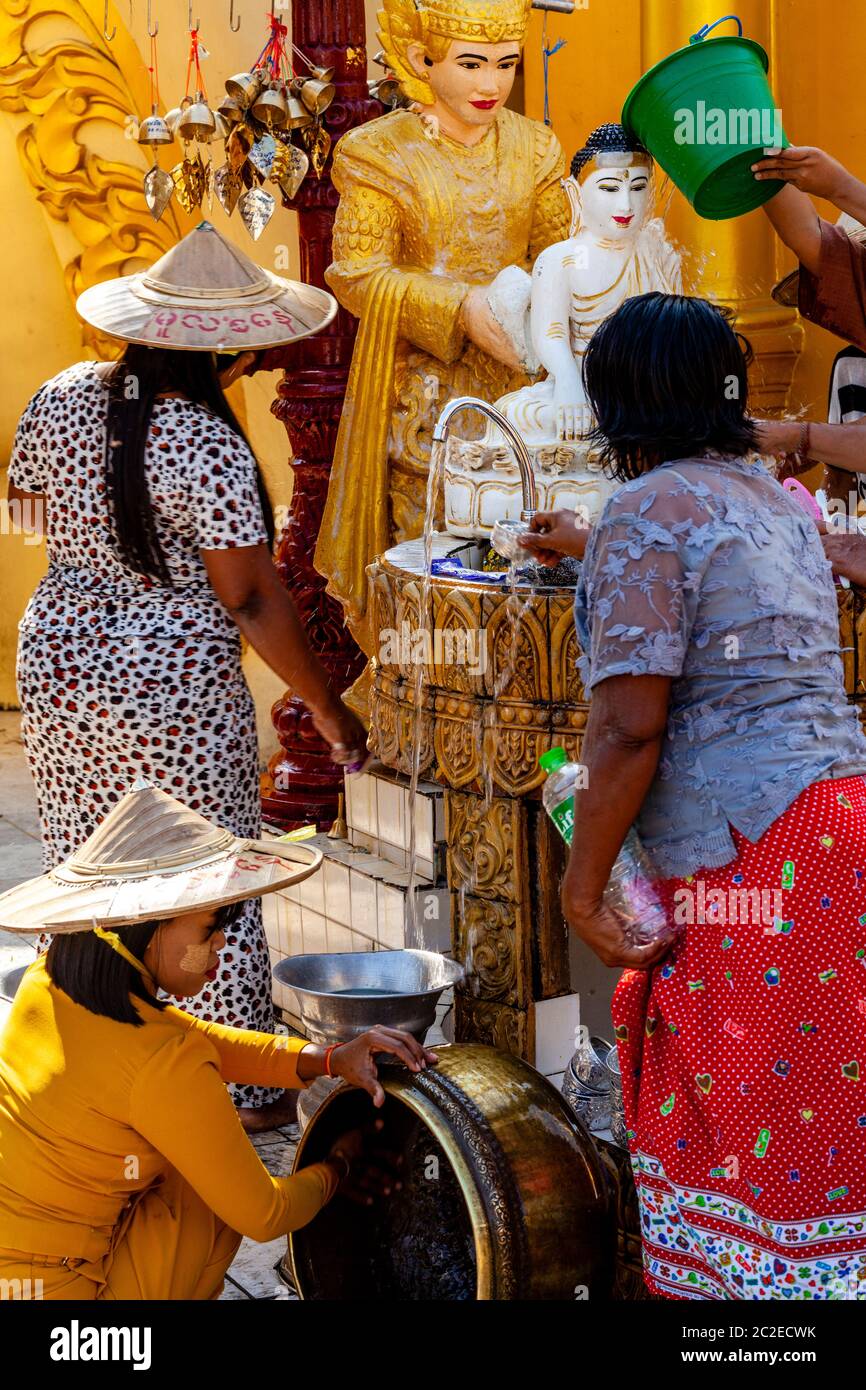 Shwedagon cleaning myanmar hi-res stock photography and images - Alamy